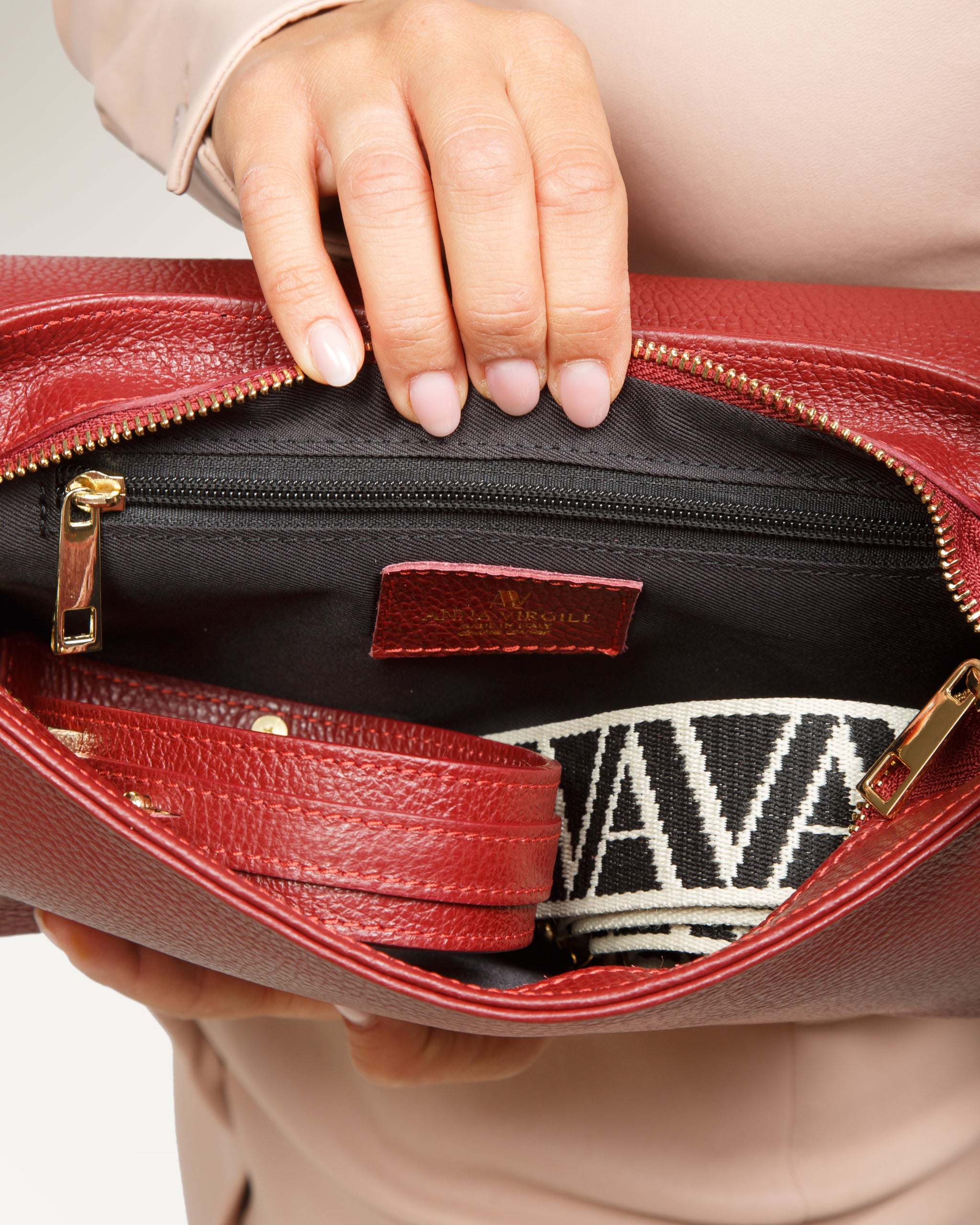 Nelia Red | Anna Virgili - Anna Virgili Online